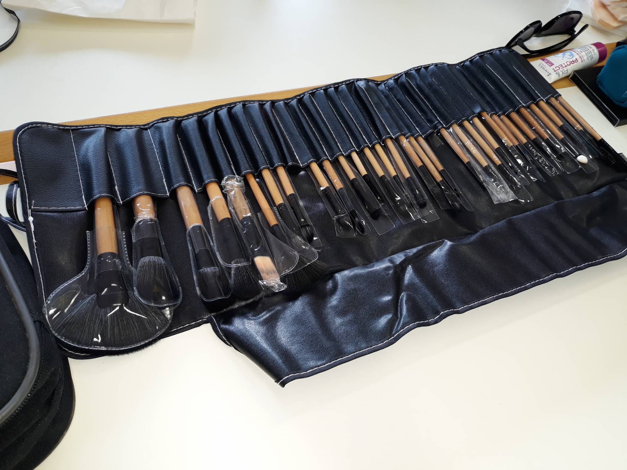 Vademecum pro imparare a si trucare - Comune de Iscanu - Scano di ...